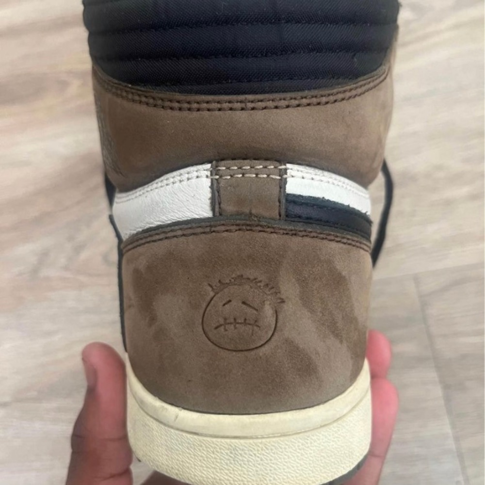 Travis Scott Mocha Jordan 1 - Gem